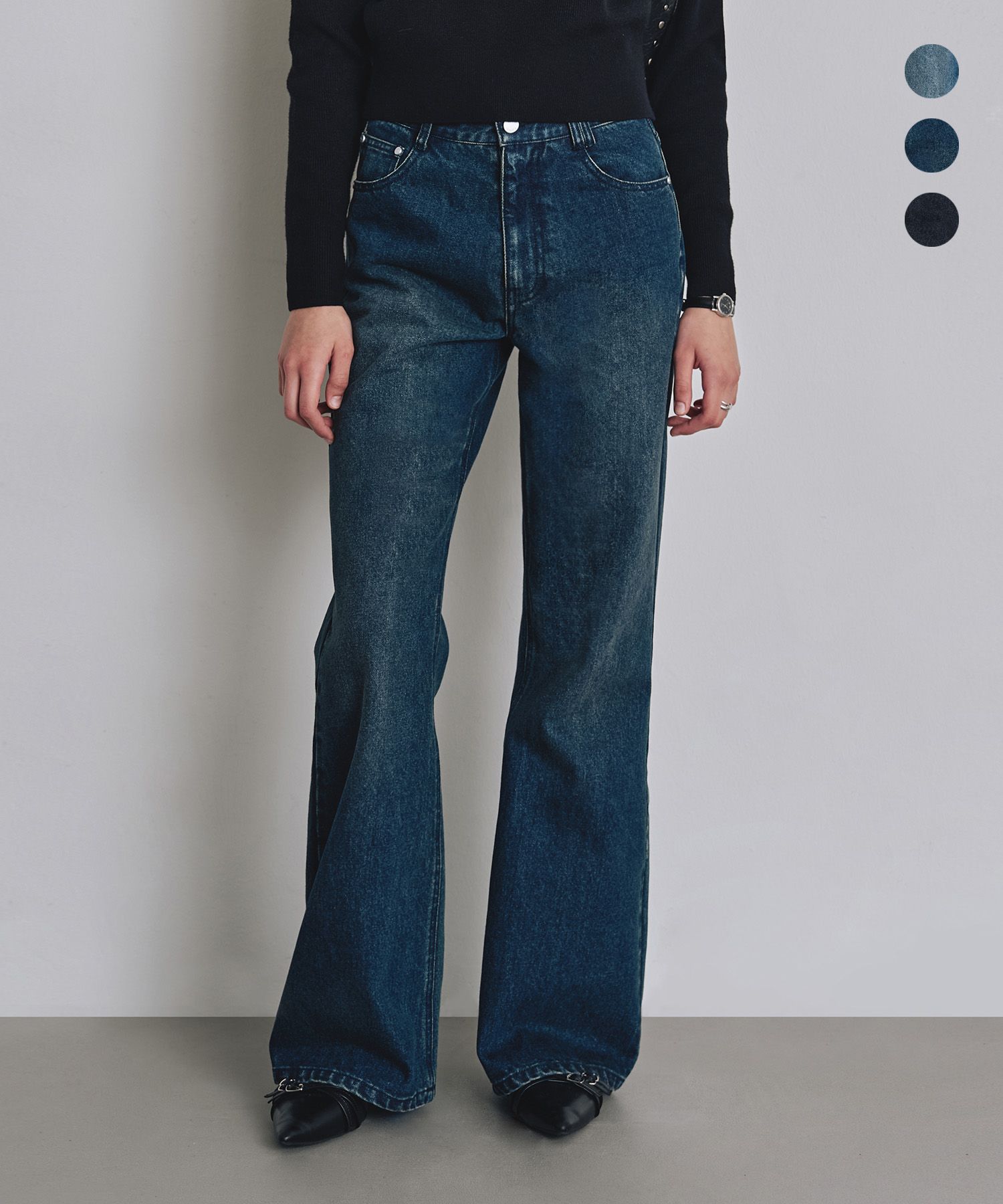 MUSINSA公式 | COSTUME O'CLOCK [Women's] Loose-fit bootcut denim pants ...