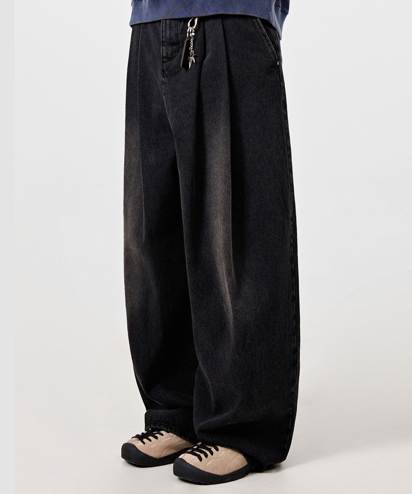 MUSINSA | DIMITRI BLACK Adjustable Two-Tuck Wide Slacks_Denim Vintage Black