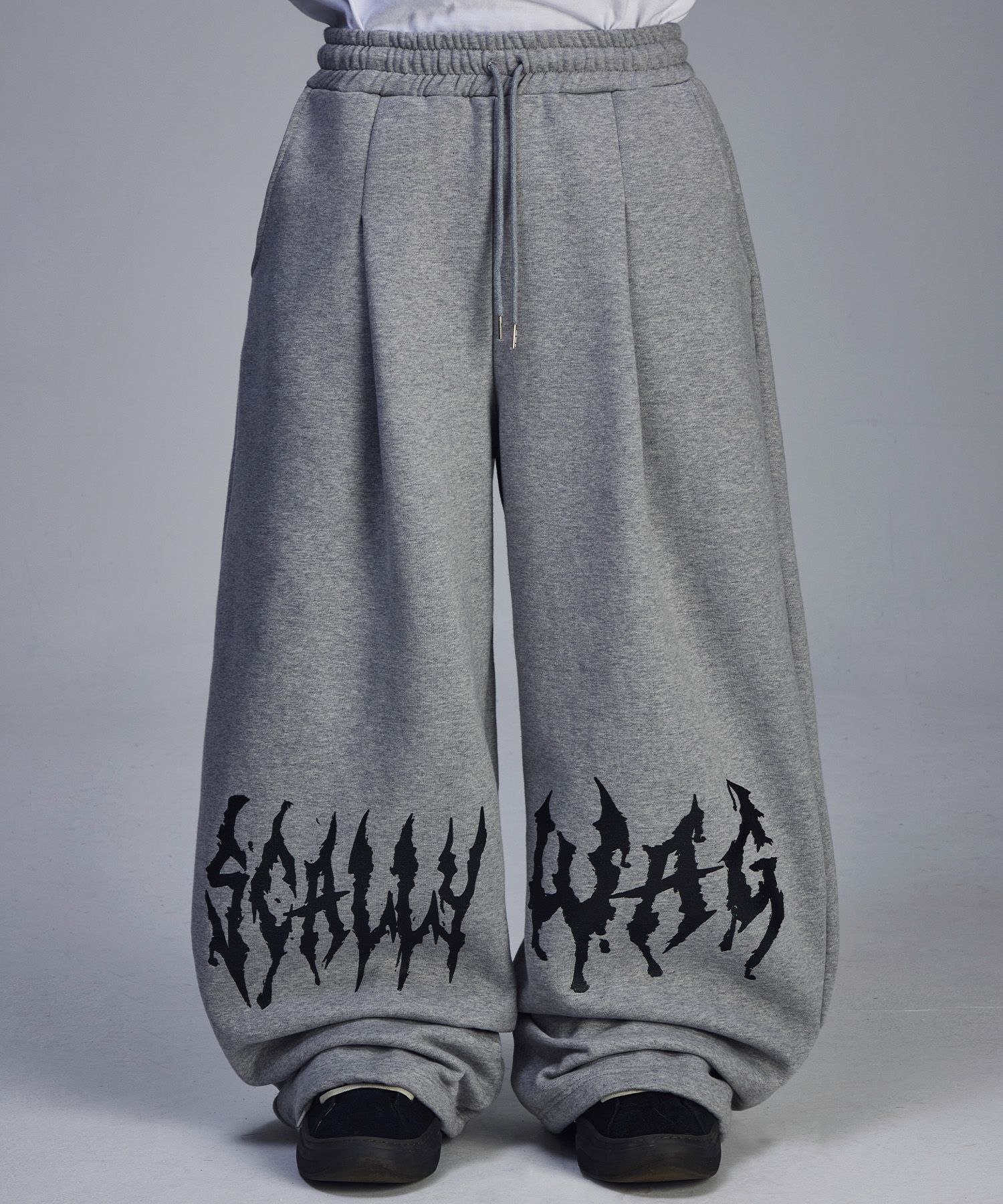 MUSINSA | SCALLYWAG Glitter Lettering Fleece Training Pants [Gray]