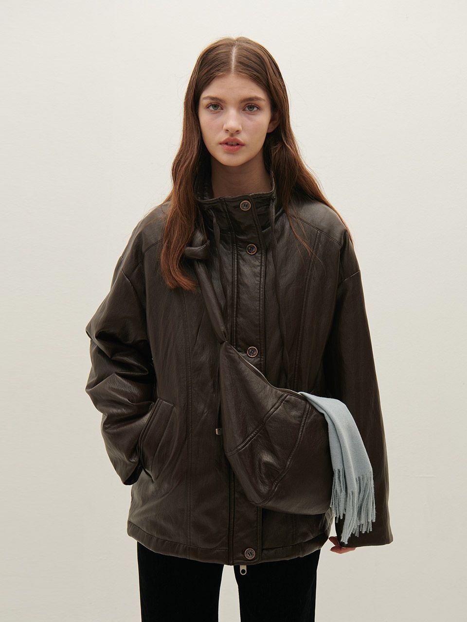 MUSINSA公式 | HUNCH Leather Padding Half Jumper