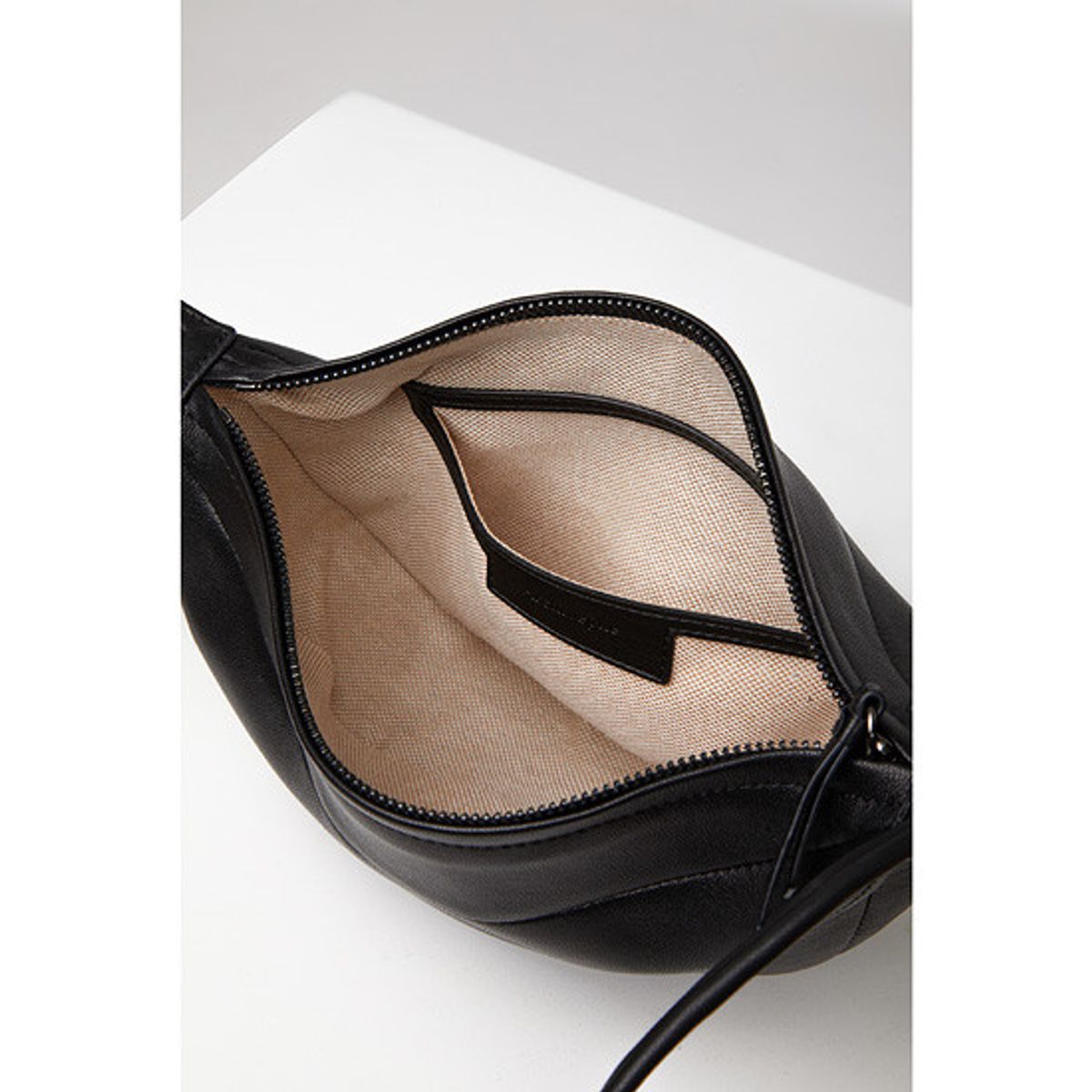 아카이브앱크(ARCHIVEPKE) Small fling bag(Deep sleep)_OVBAX25001BLK - 사이즈 & 후기 ...