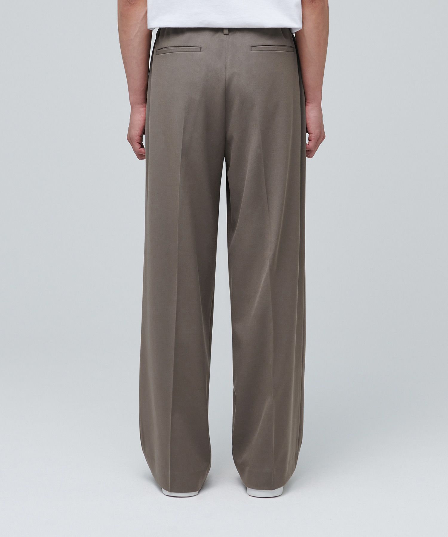 MUSINSA | MUSINSA STANDARD SUPER WIDE STRING SLACKS [DUSTY BEIGE]