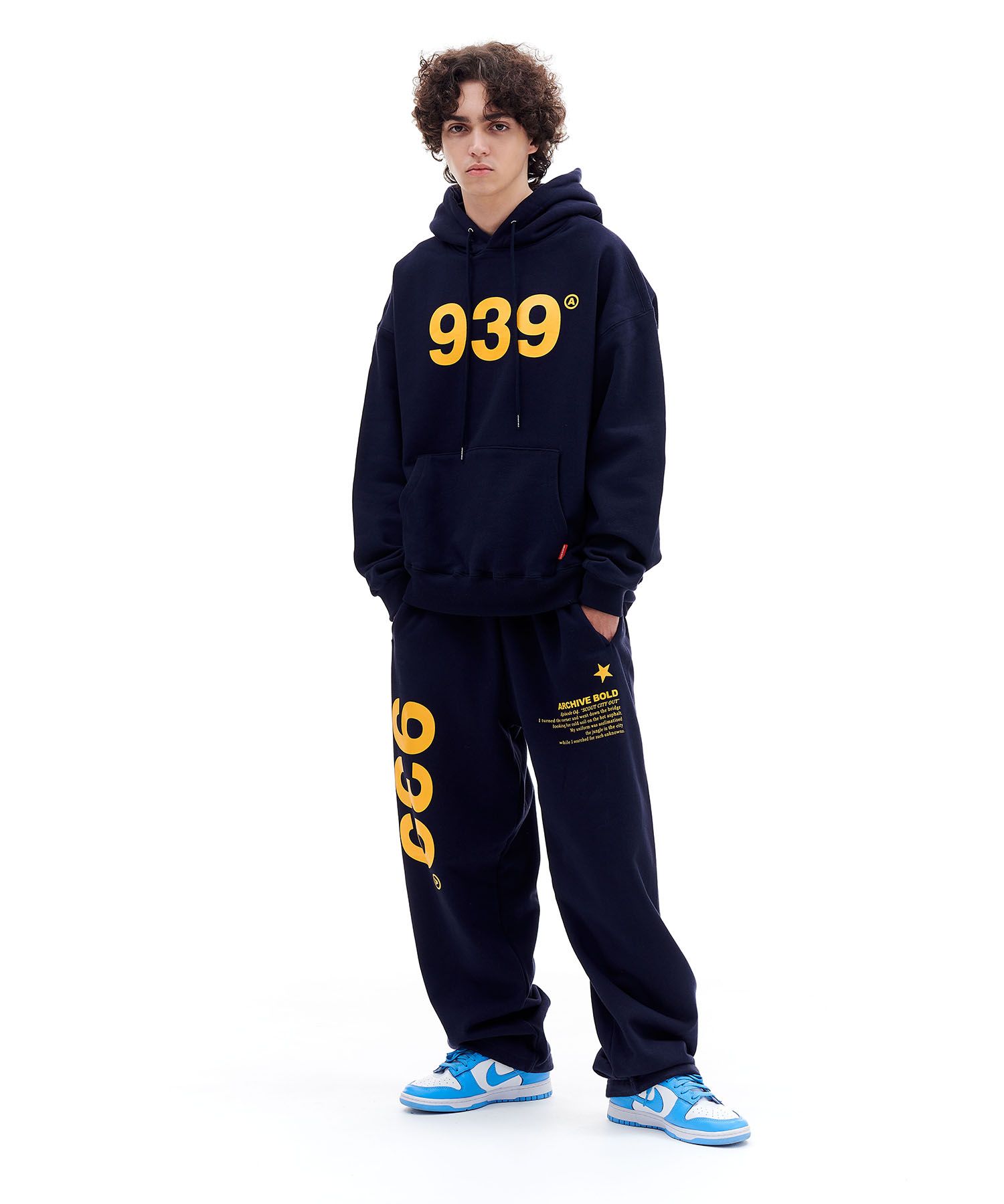 MUSINSA公式 | ARCHIVE BOLD 939 LOGO SWEAT PANTS_NAVY