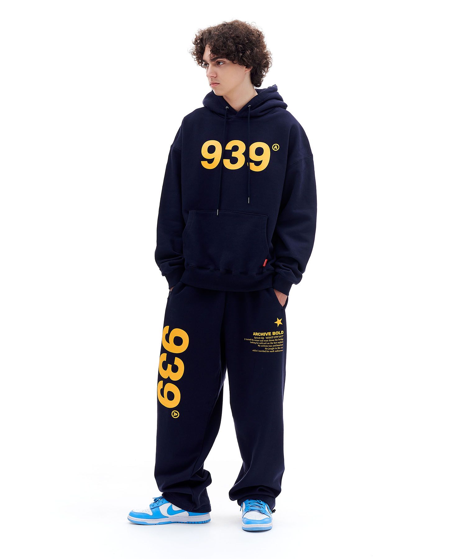 MUSINSA公式 | ARCHIVE BOLD 939 LOGO SWEAT PANTS_NAVY