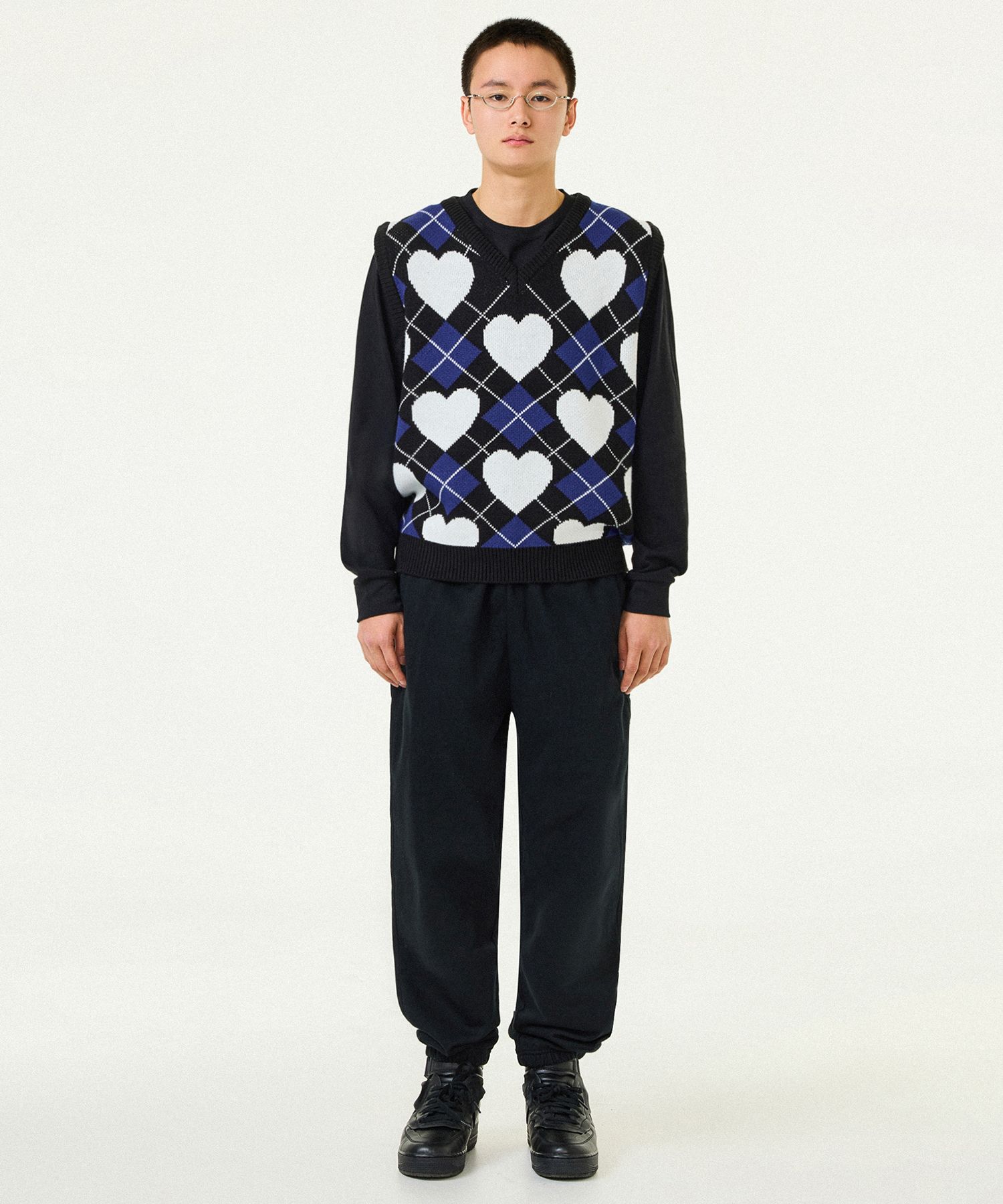 MUSINSA | LAUGHER HEART ARGYLE KNIT VEST - BLACK MUSINSA | LAUGHER HEART ARGYLE KNIT VEST - BLACK