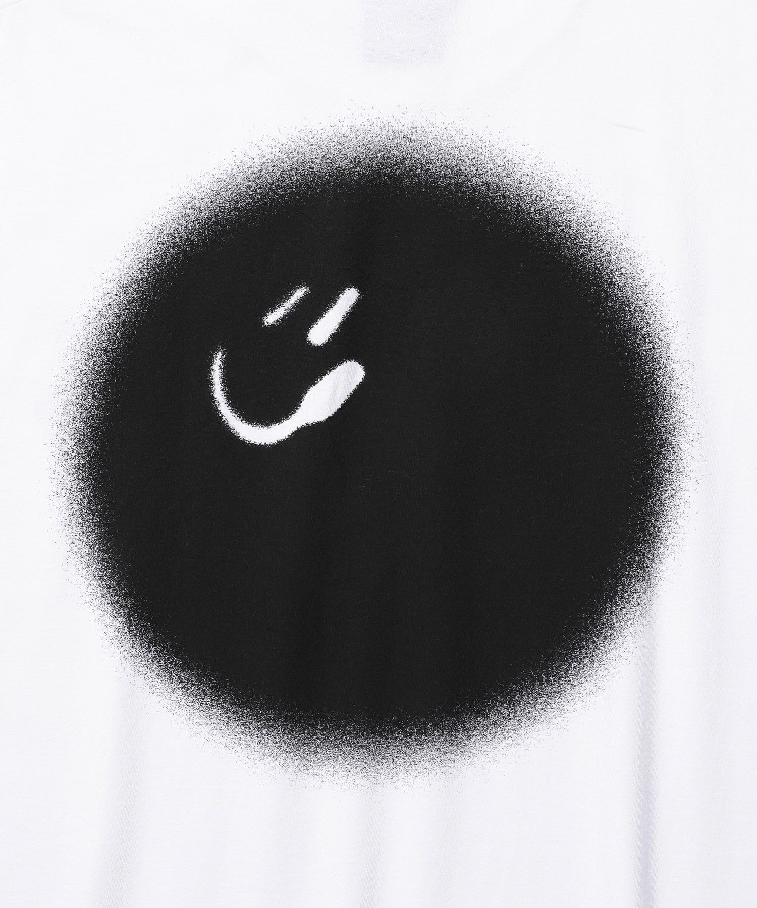 MUSINSA | ISTKUNST BLUR SMILEY BALL TEE_WHITE(IK2EMMT502A)