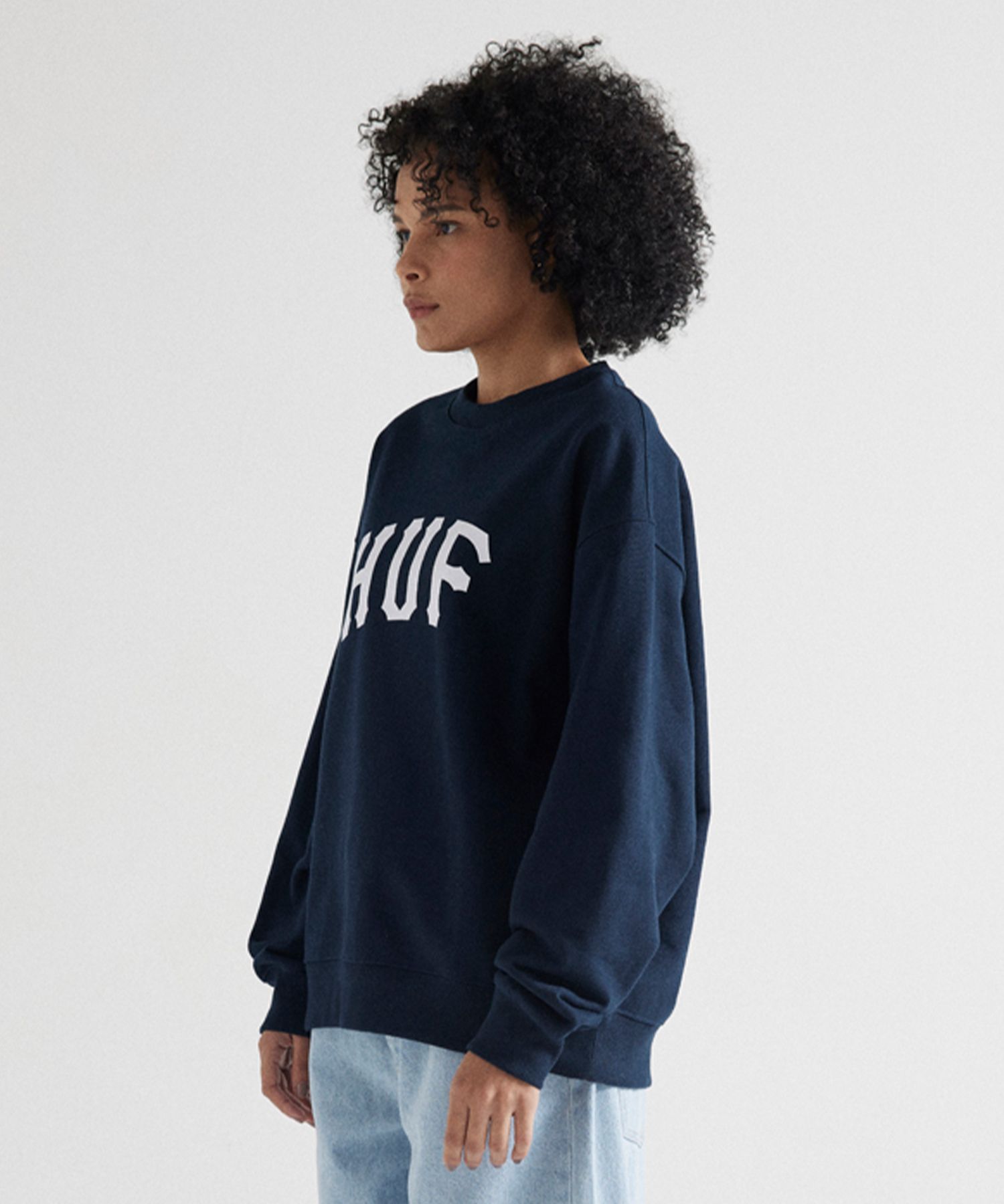 MUSINSA公式 | HUF ARCH LOGO CREWNECK [NAVY]