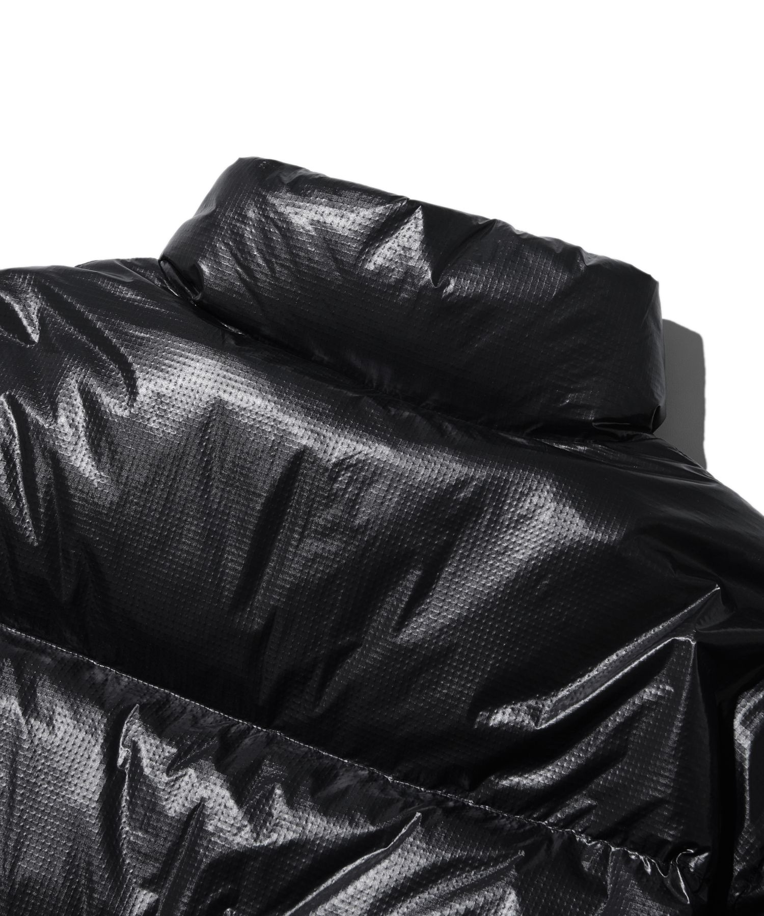 MUSINSA公式 | URBANDTYPE Essential Puffer Duck Down Short Padding_Glossy Black