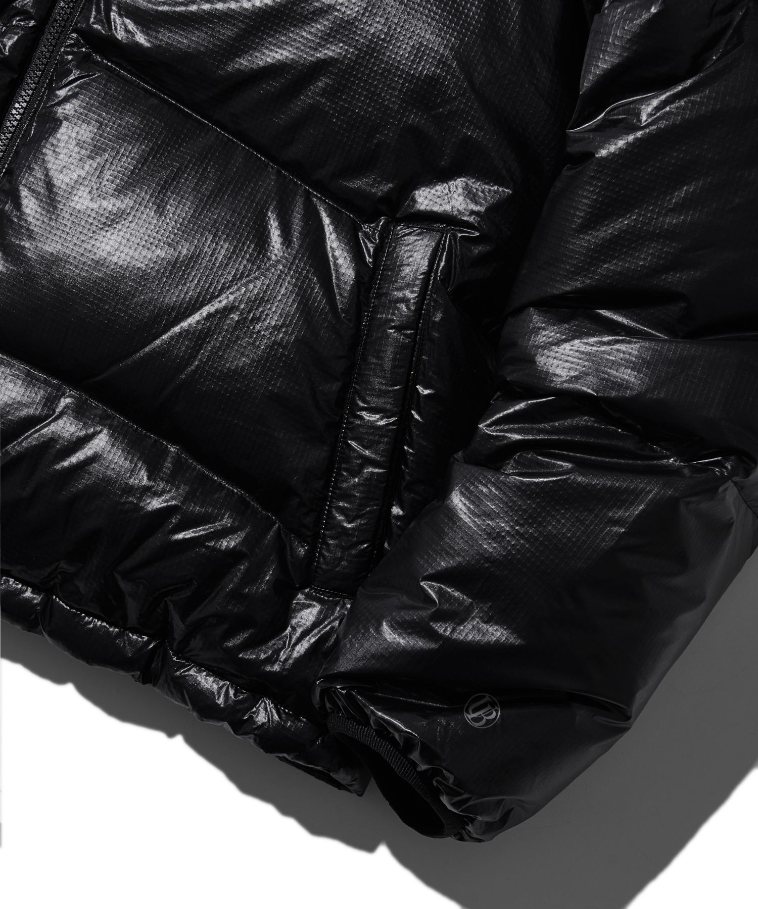 MUSINSA | URBANDTYPE Essential Puffer Duck Down Short Padding_Glossy Black