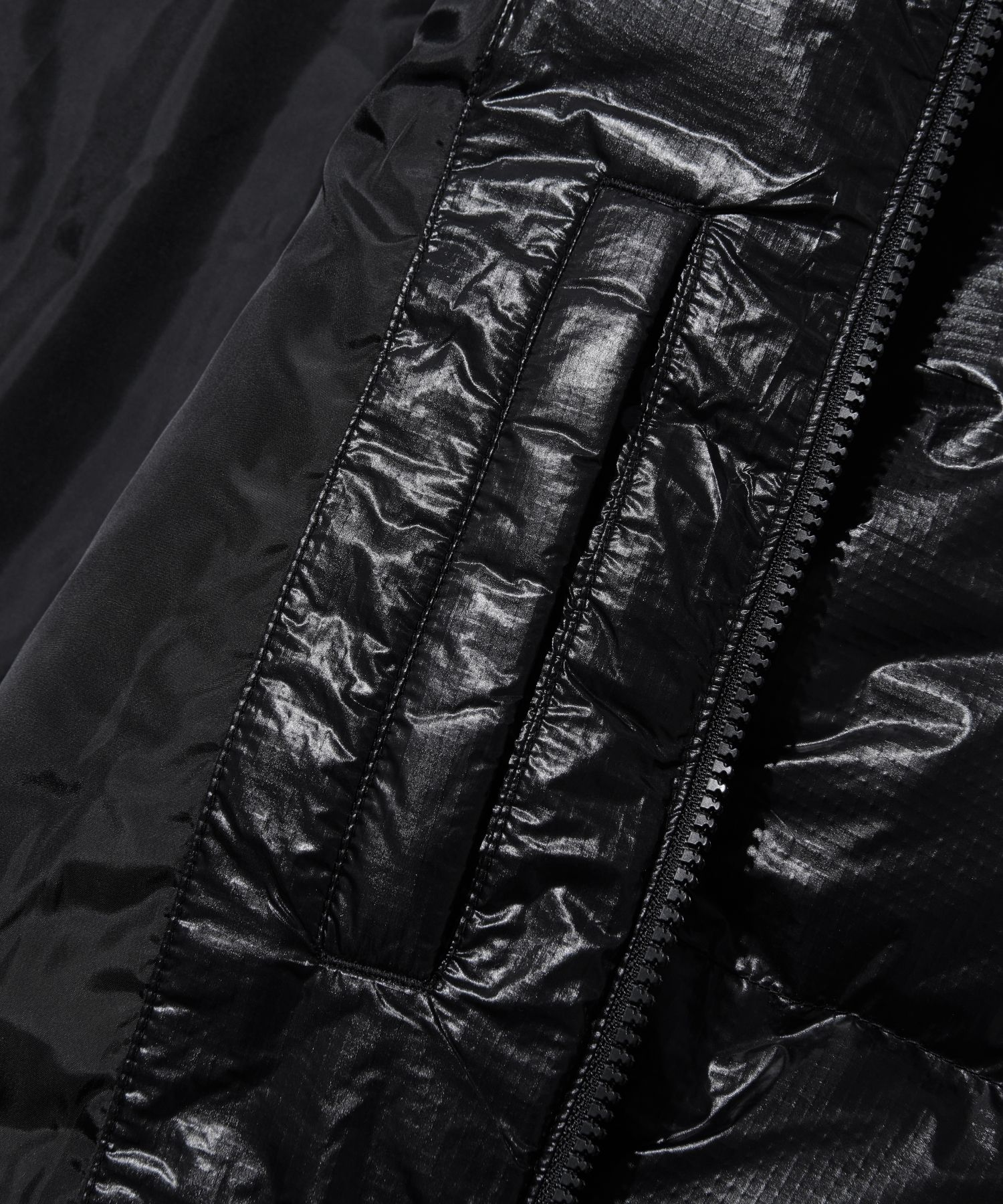 MUSINSA | URBANDTYPE Essential Puffer Duck Down Short Padding_Glossy Black