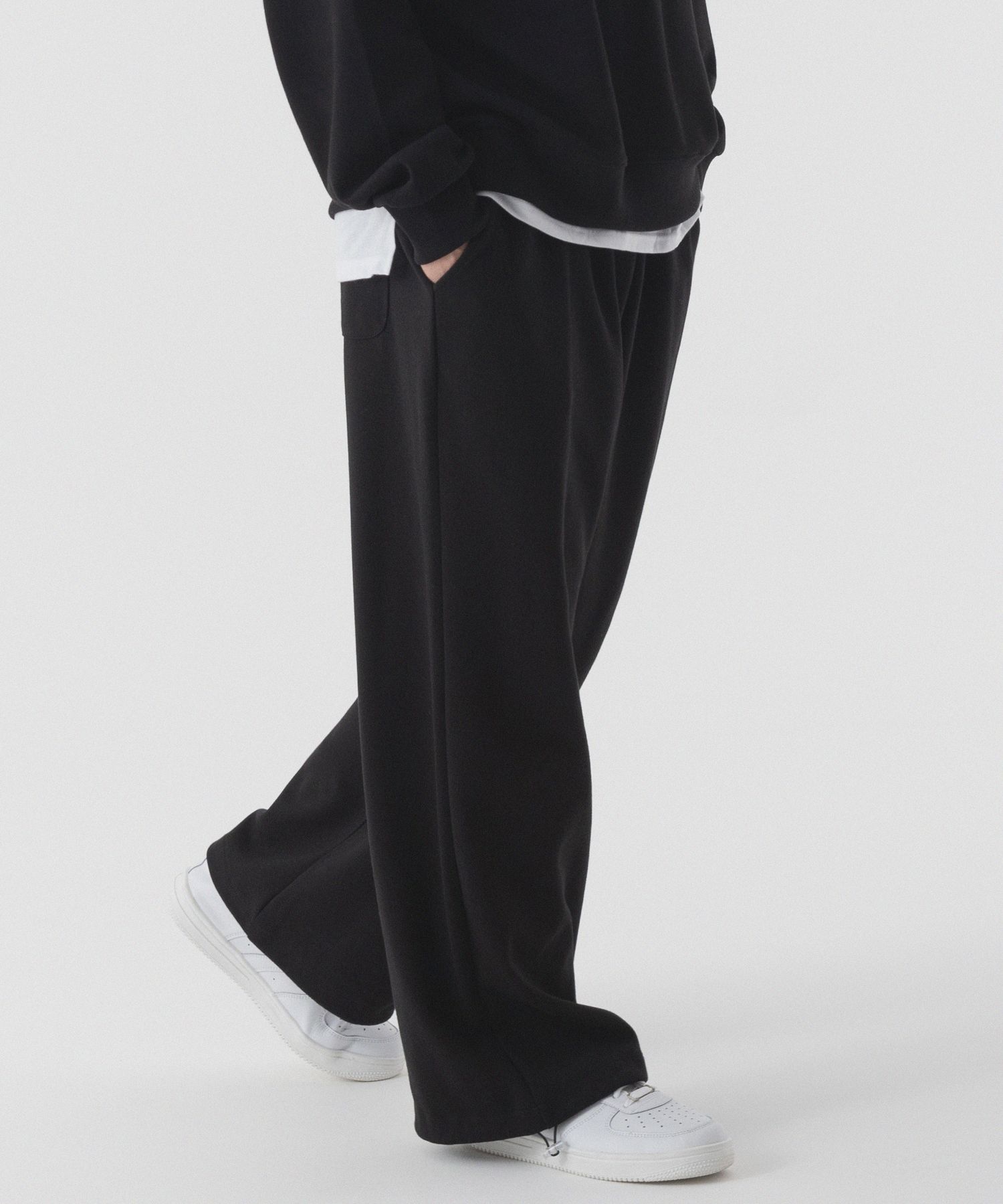 MUSINSA | PIANER Essential String Wide Sweatpants (Black)