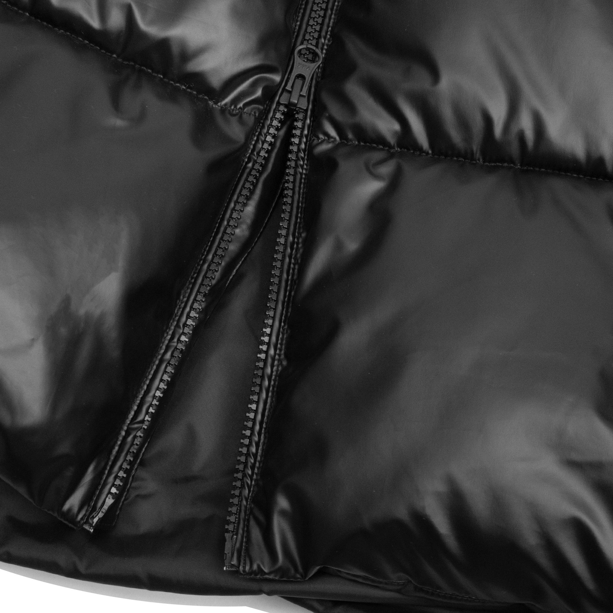 MUSINSA公式 | FILLUMINATE Glossy leather padding-black