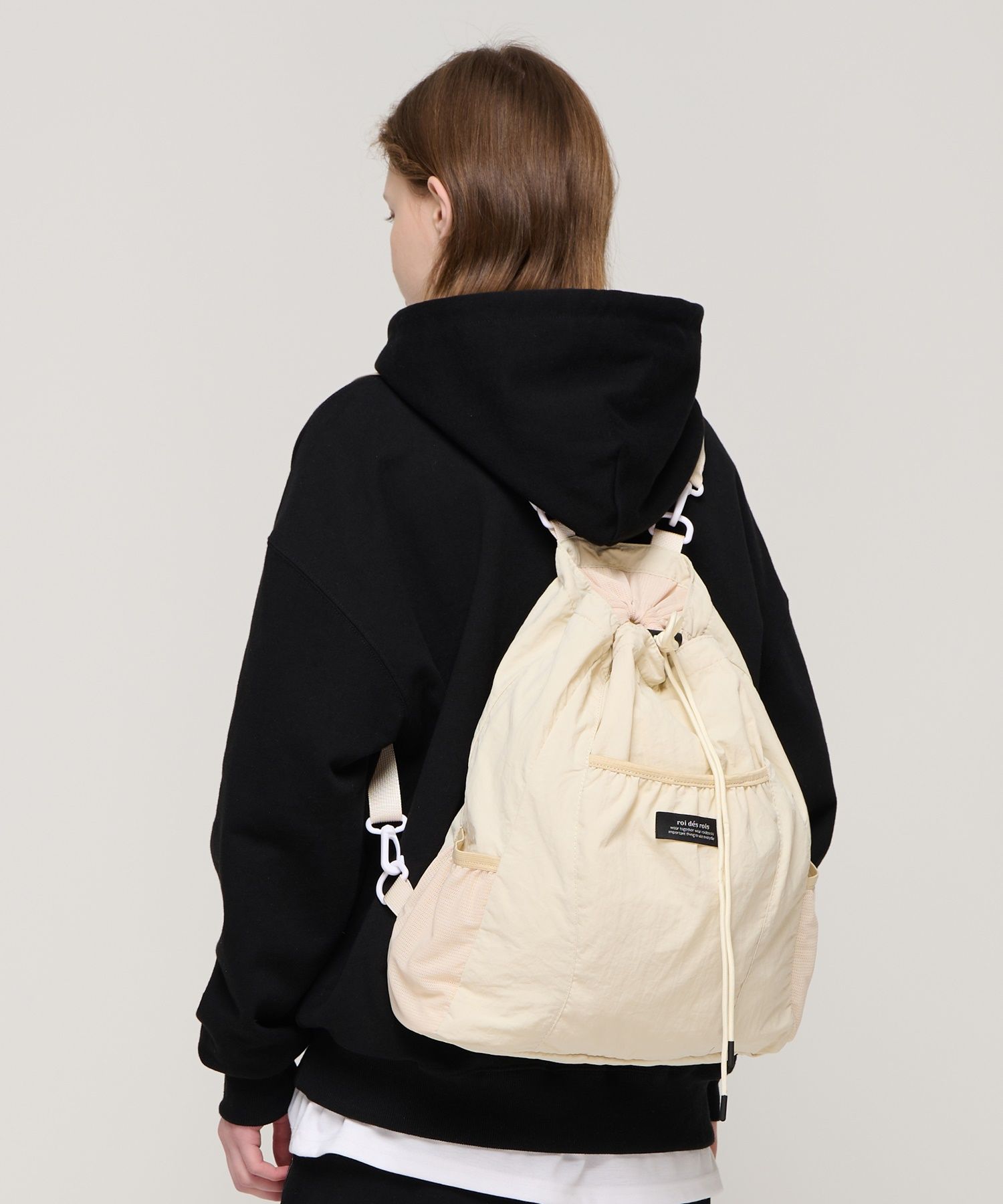MUSINSA公式 | ROIDESROIS Drawstring backpack (ivory)