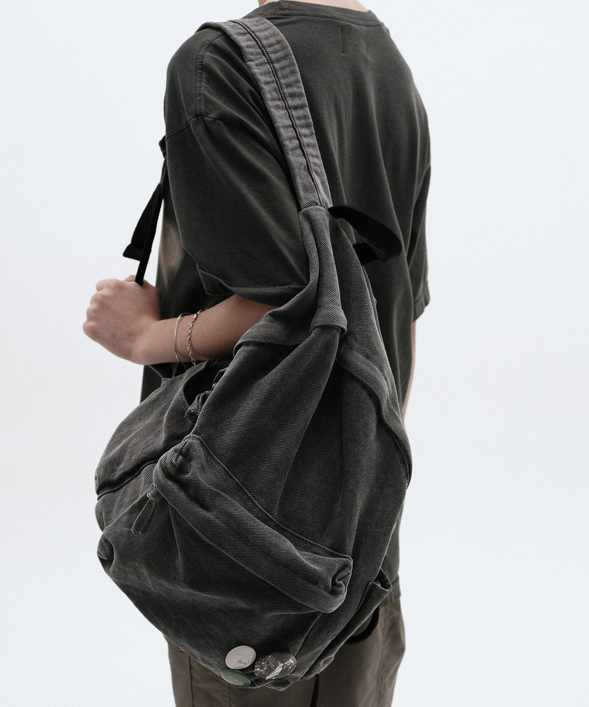 스웨이드(SUADE) WASHED BACKPACK [CHARCOAL GRAY] - 사이즈 & 후기 | 무신사