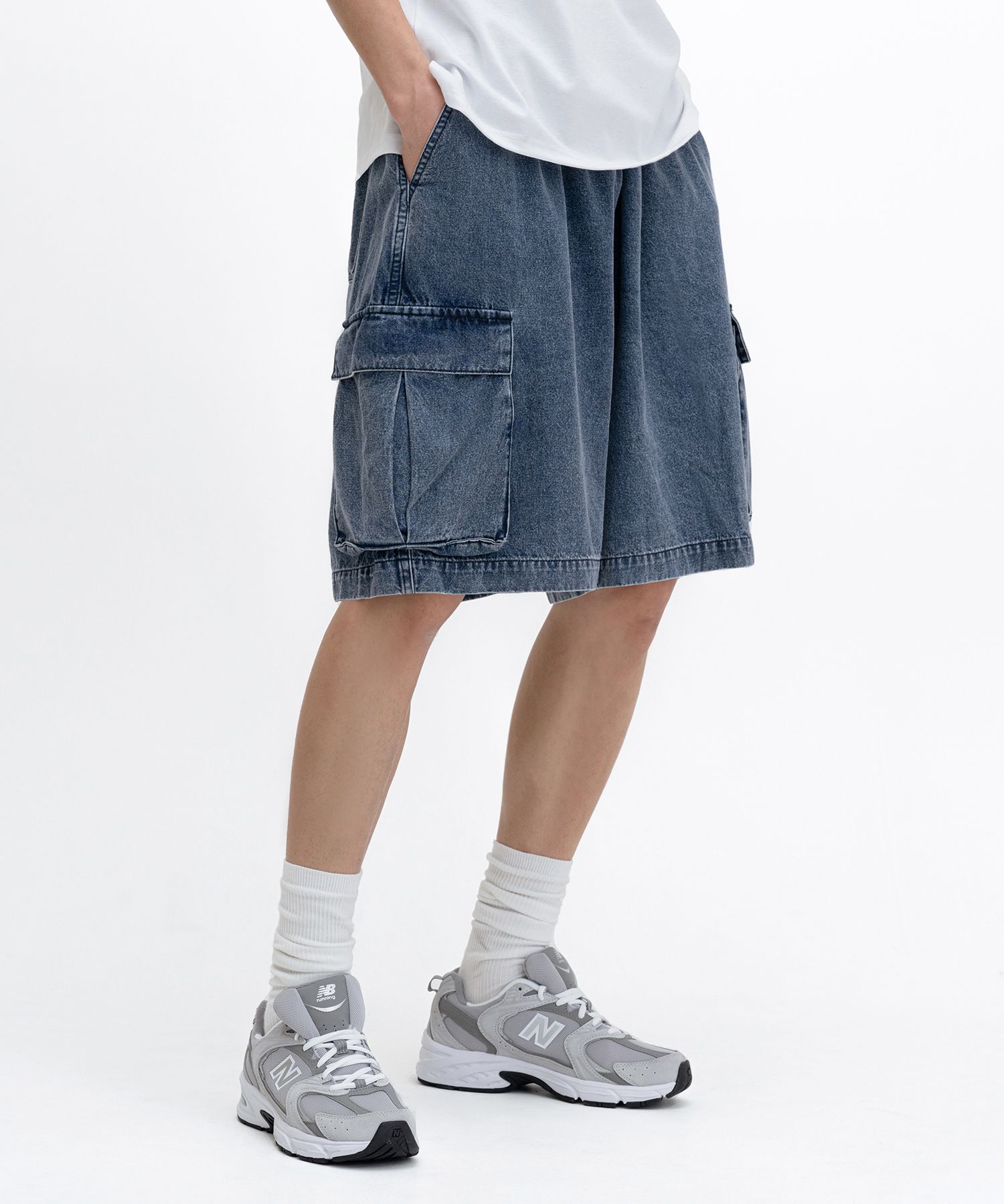 MUSINSA | LEMAIN SECOND [2PACK] BERMUDA WIDE ONE-TUCK CARGO DENIM SHORTS - LIGHT BLUE/MEDIUM BLUE