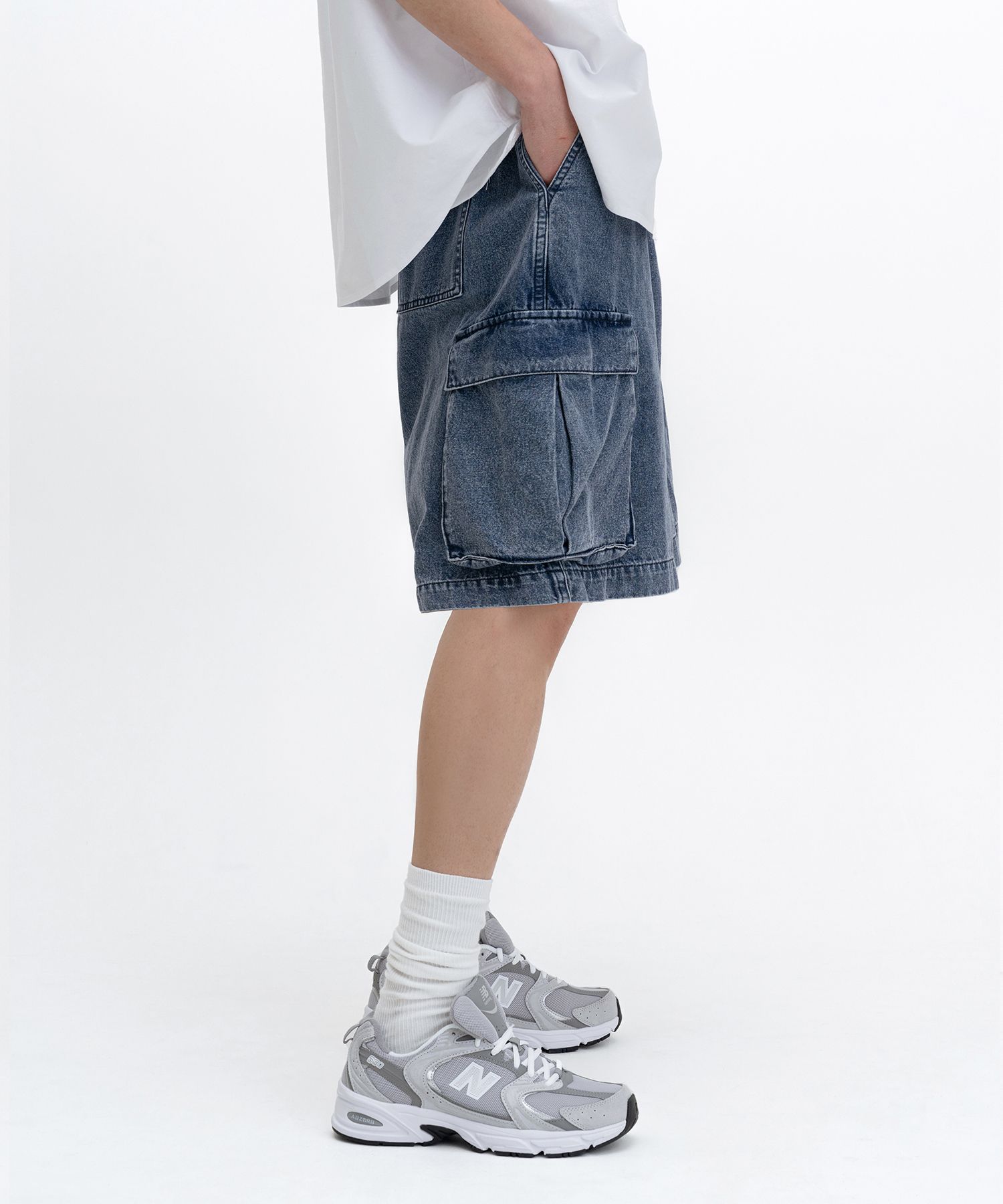 MUSINSA | LEMAIN SECOND [2PACK] BERMUDA WIDE ONE-TUCK CARGO DENIM SHORTS - LIGHT BLUE/MEDIUM BLUE