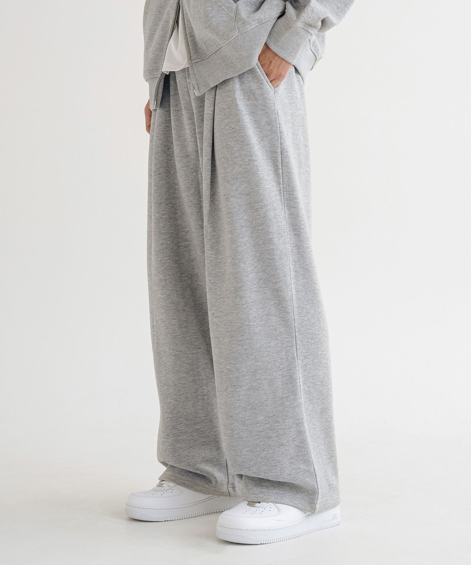 MUSINSA | LEMAIN SECOND ONE-TUCK WIDE SWEAT PANTS [GRAY]
