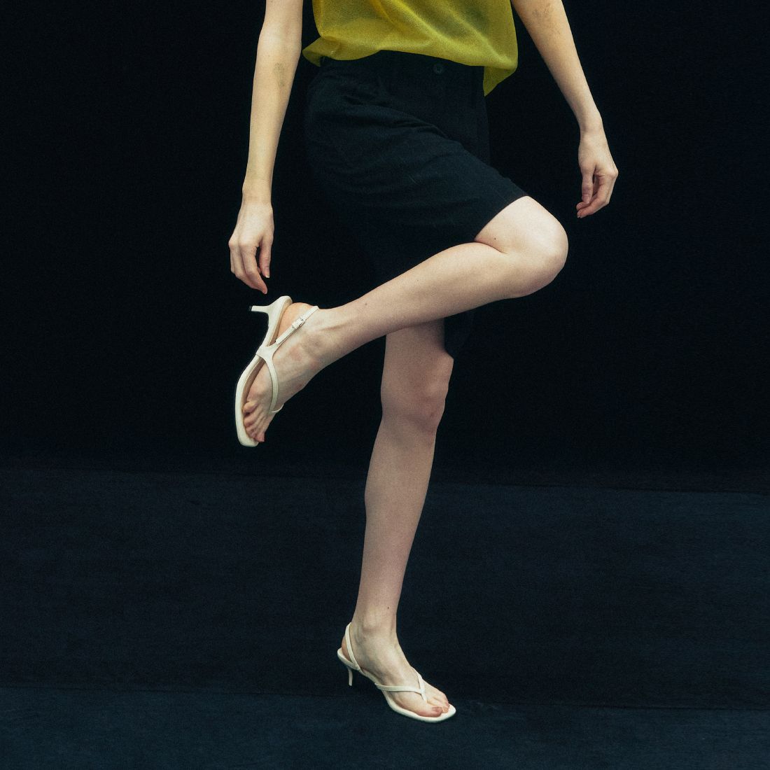 MUSINSA | KOMOREBI MUSEUM KM232 Handmade Square Toe Thin Strap Flip ...