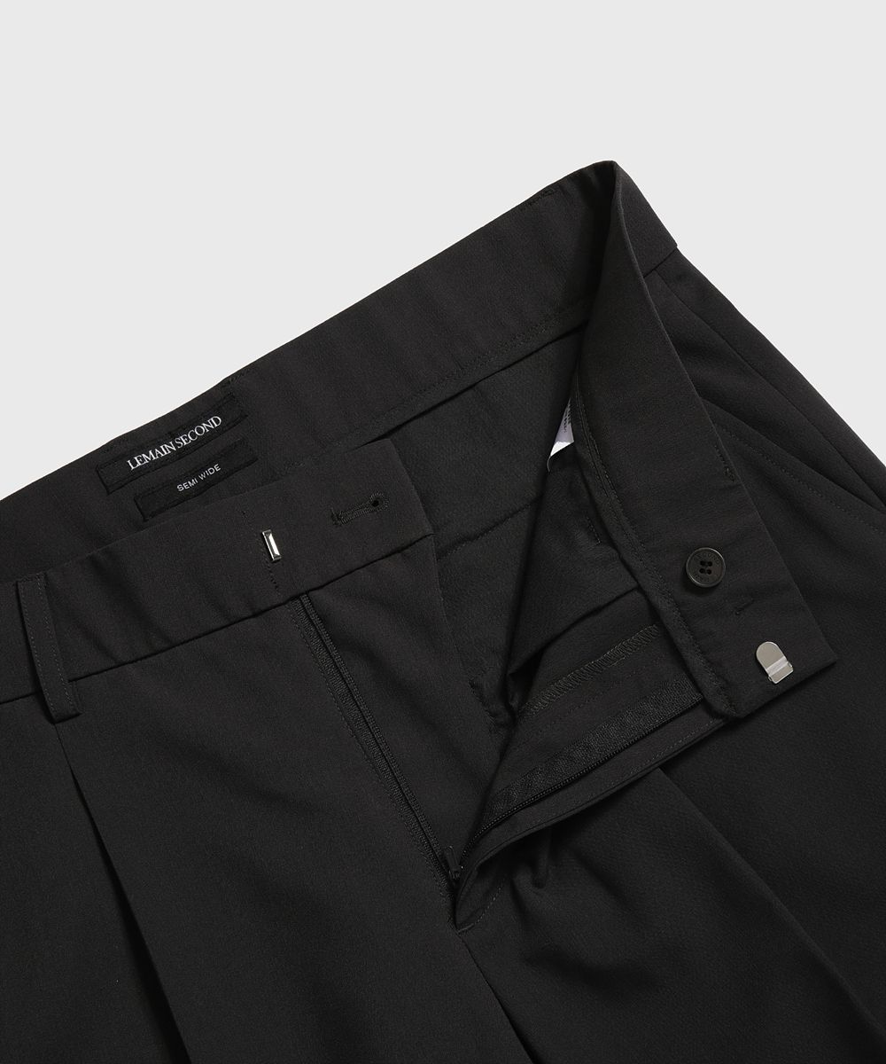 MUSINSA | LEMAIN SECOND ONE-TUCK SEMI WIDE HIDDEN BANDING SLACKS [BLACK]