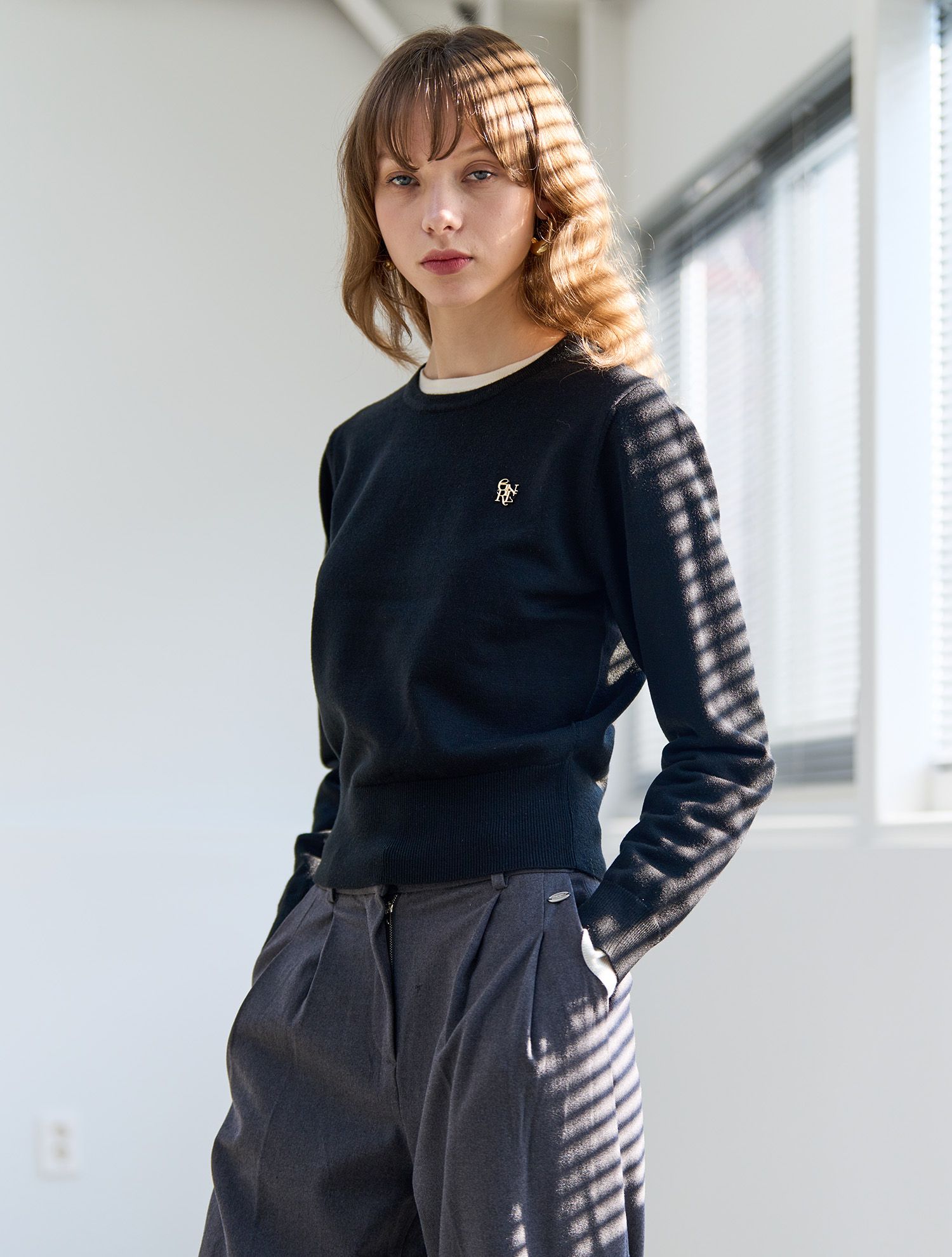 MUSINSA公式 | GENERAL IDEA Essential Crew Neck Pullover [BLACK] / WBD3L05508