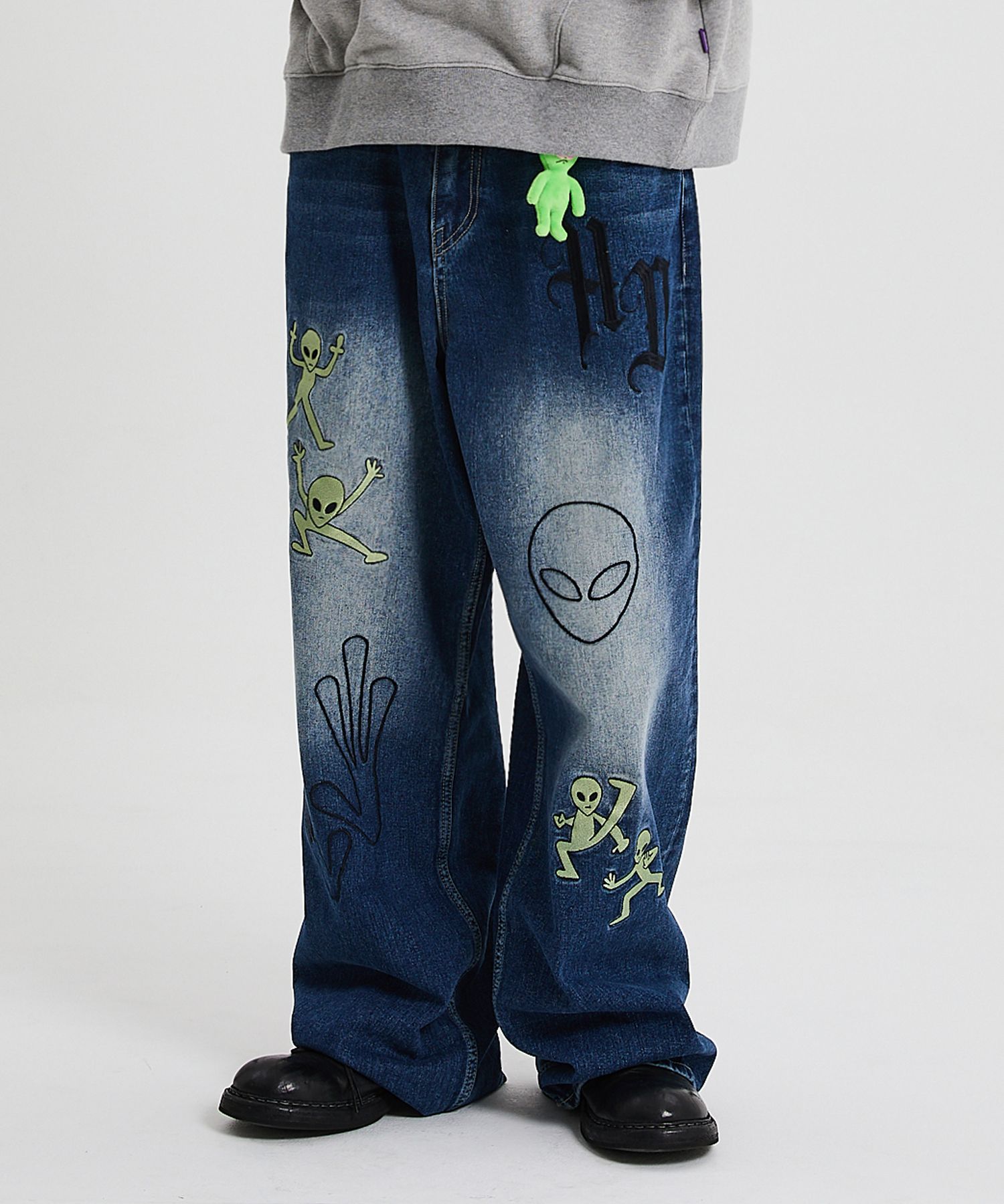 MUSINSA | HOODHOOD HD Alien Multi-Embroidery Denim Pants Deep Blue