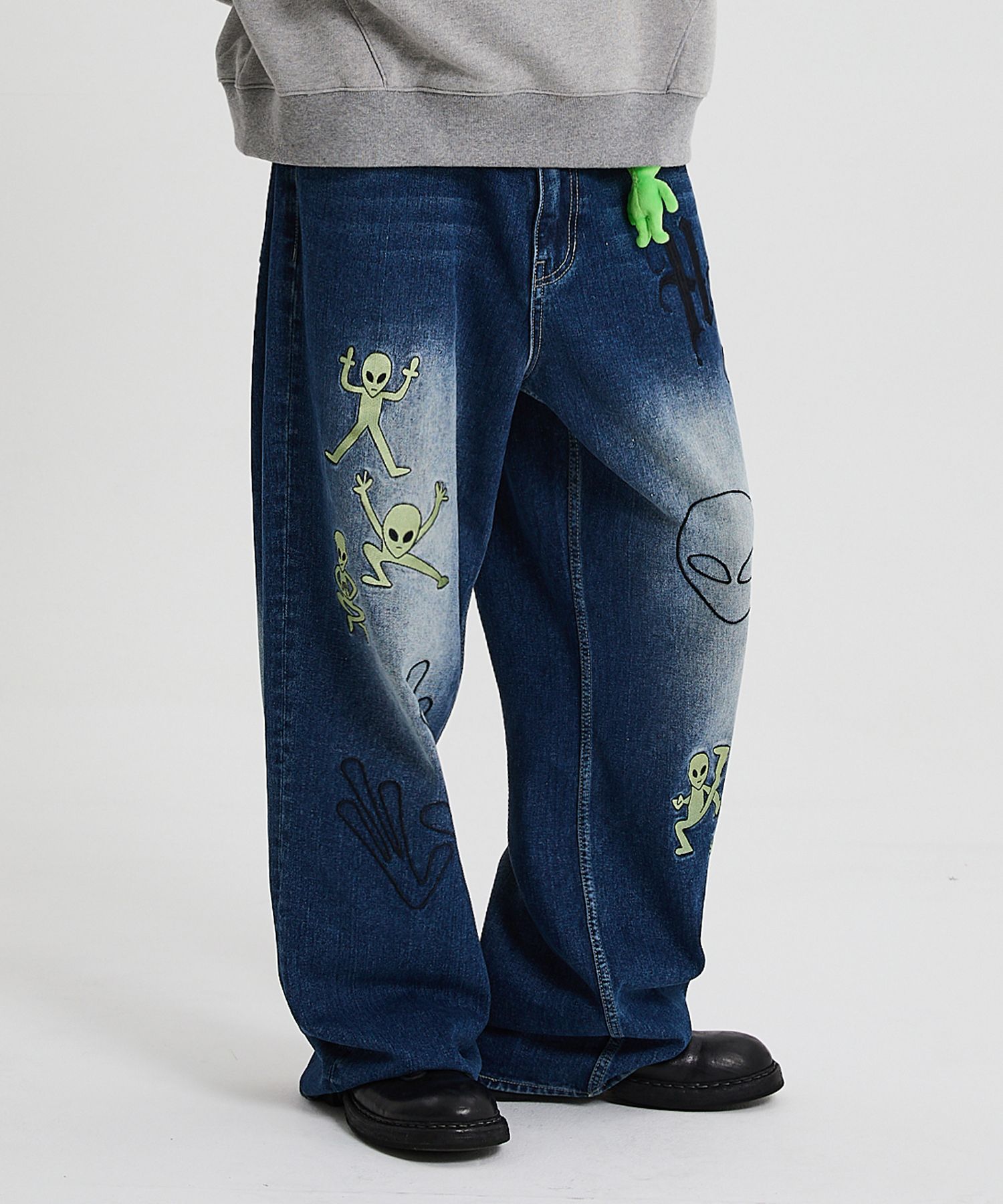 MUSINSA | HOODHOOD HD Alien Multi-Embroidery Denim Pants Deep Blue
