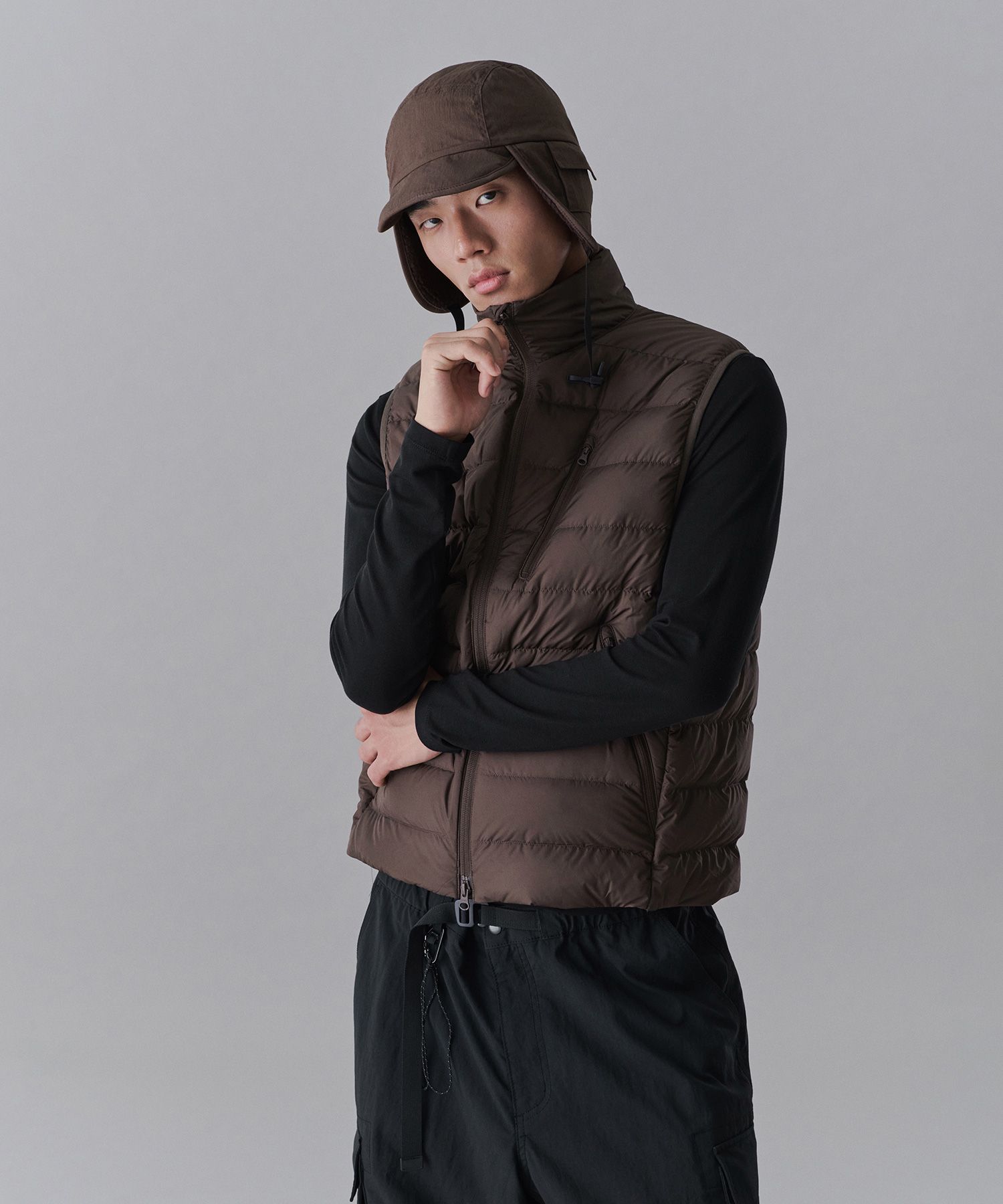 MUSINSA | MUSINSA STANDARD City Leisure High Neck Light Down Vest [Brown]