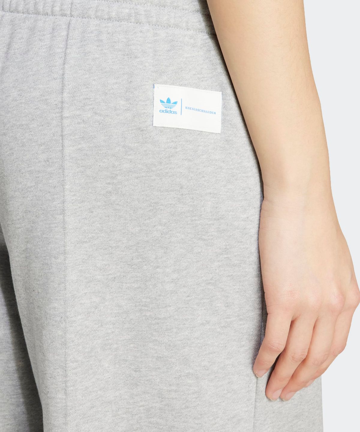 아디다스(ADIDAS) (x크세니아) 투인원 트랙 스웨트 팬츠 - 그레이:블루 / IW5670 - 사이즈 & 후기 | 무신사