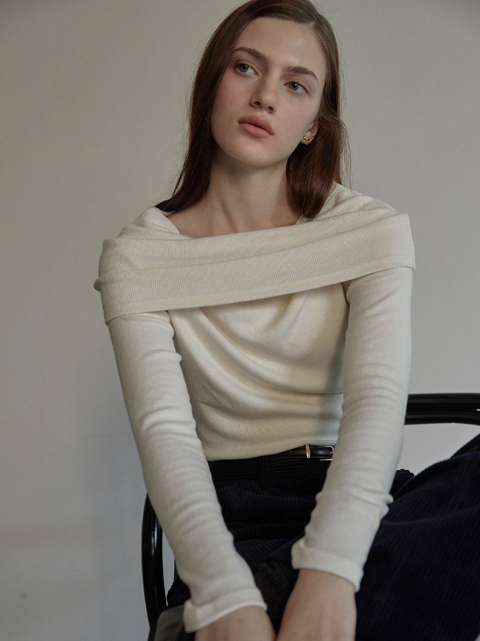 MUSINSA公式 | BEMUSE MANSION Luna off shoulder top - Black