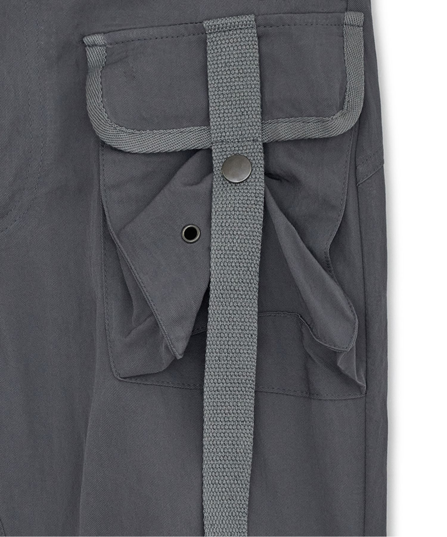 MUSINSA公式 | HUG YOUR SKIN Bootcut Cargo Pants (Charcoal)