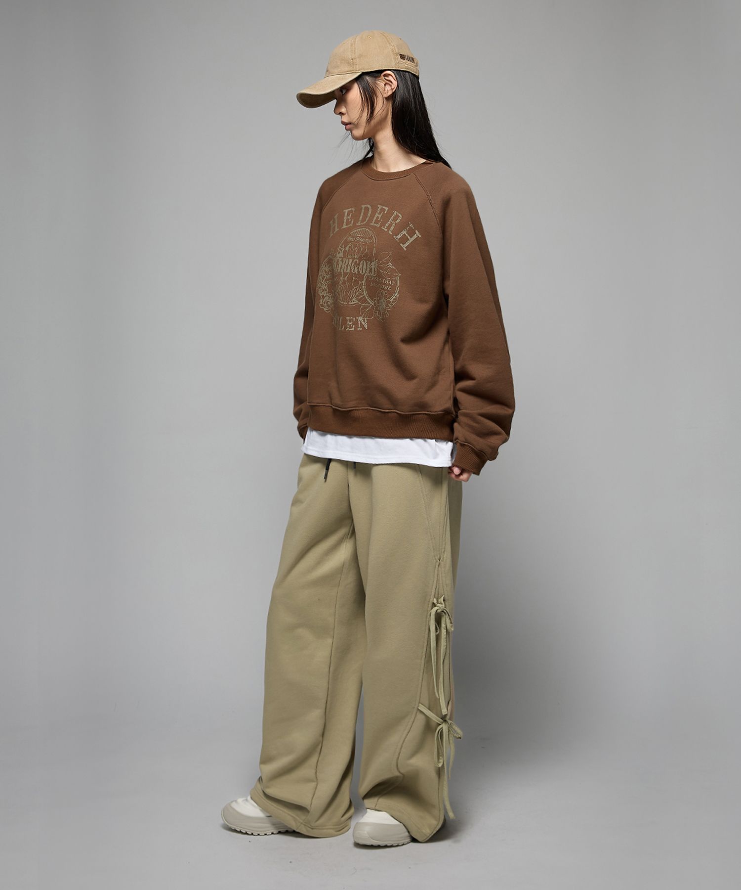 MUSINSA | HEDER HELEN Knot wide sweat PT beige