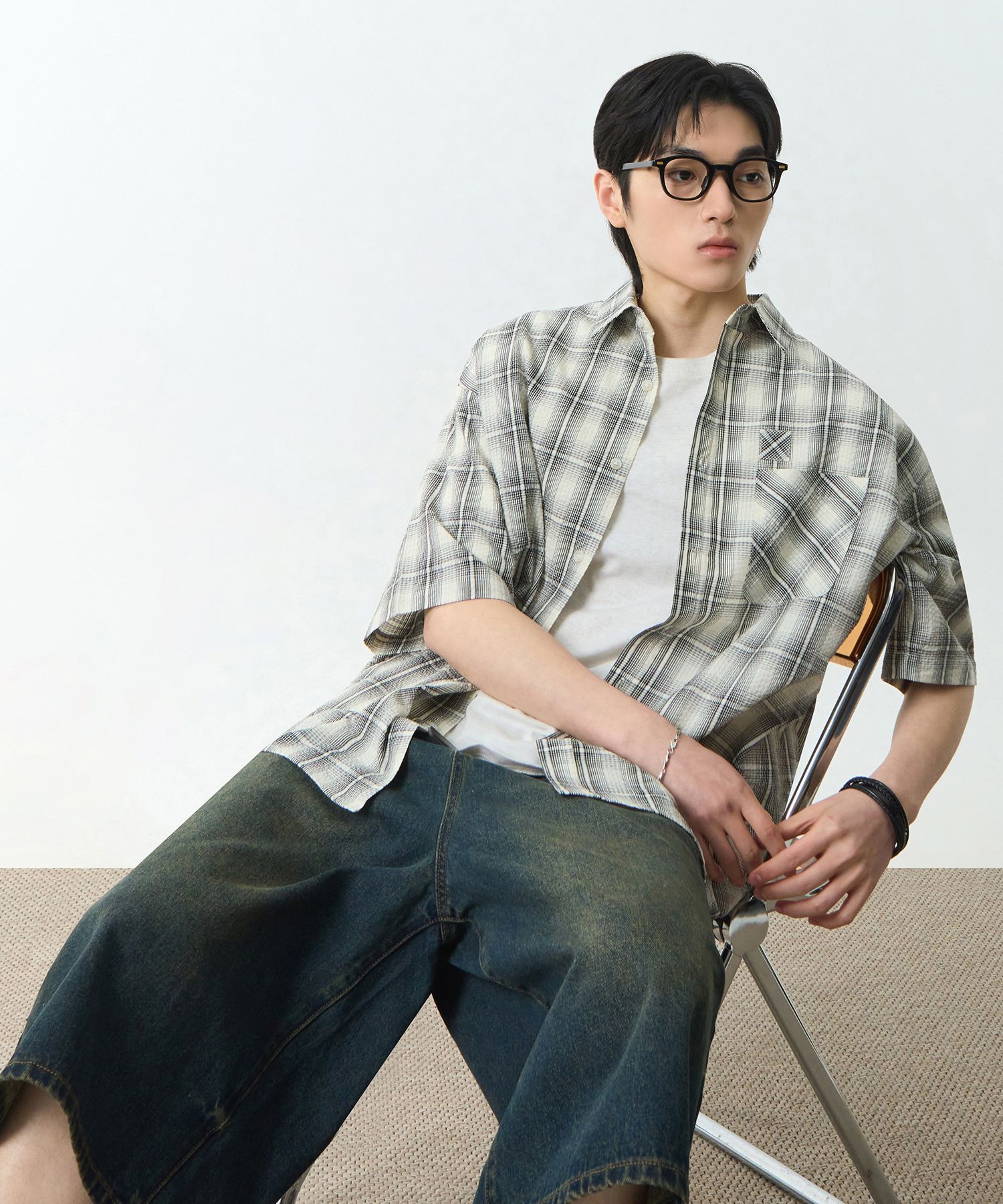 MUSINSA | DIMITRI BLACK Essential Seersucker Short Sleeve Check Shirt_Ivory