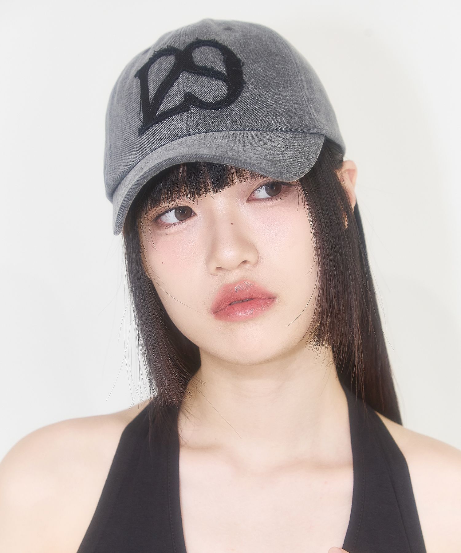 MUSINSA公式 | ILLIGO 129 Applique Ball Cap Deep Charcoal