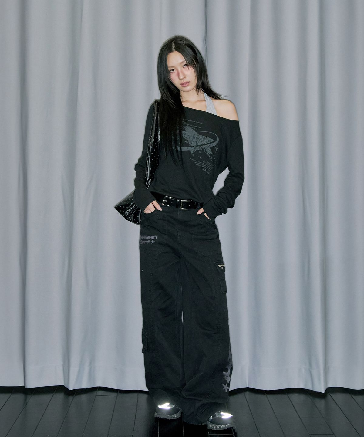 오드스튜디오(ODDSTUDIO) 스타 심볼 루즈핏 보트넥 롱 슬리브 - BLACK - 사이즈 & 후기 | 무신사