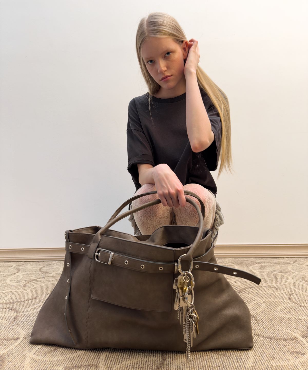 여밈(YEOMIM) slacky bag (taupe) - 사이즈 & 후기 | 무신사